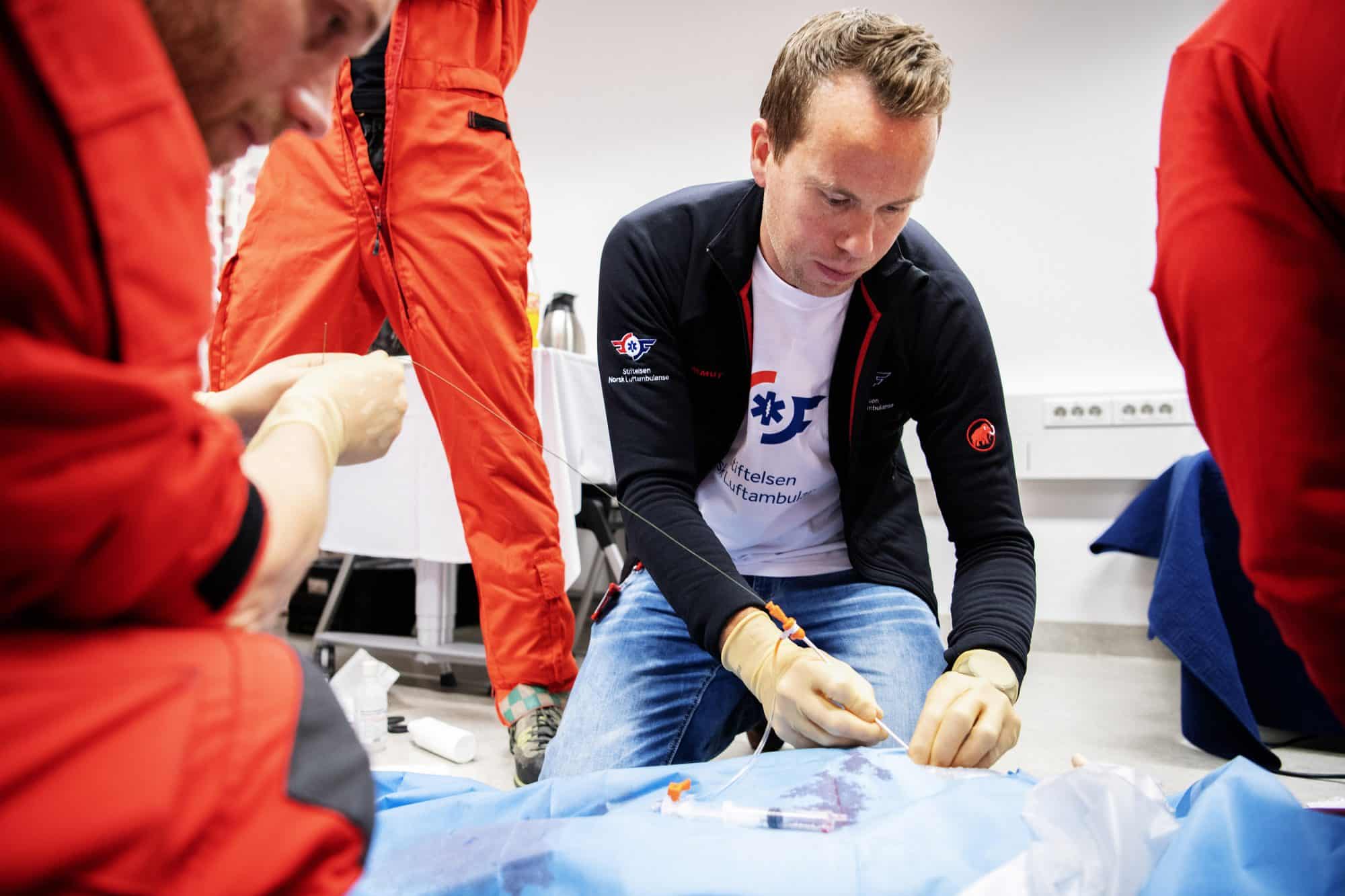 Forskjell i tegn på hjerteinfarkt hos kvinner og menn - Norsk Luftambulanse